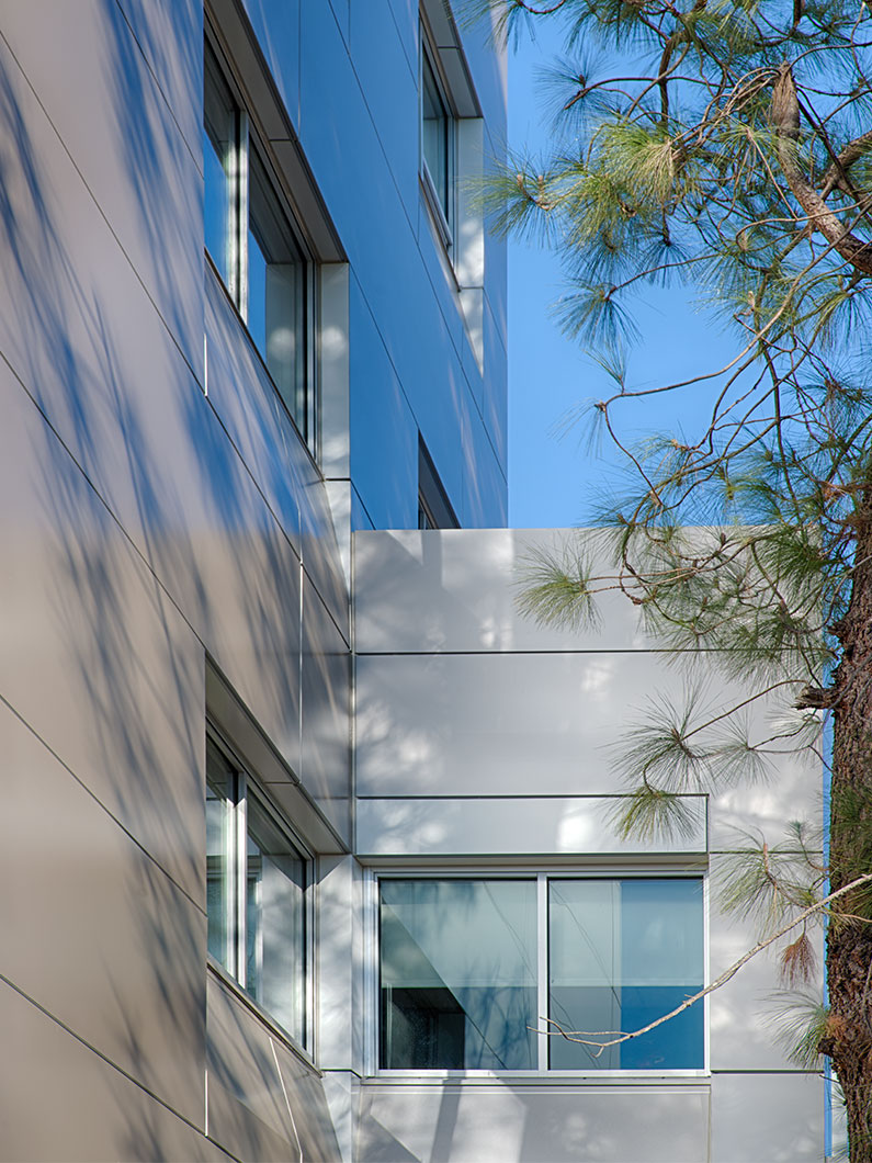 Kaiser Hospital Reclad - TLCD Architecture